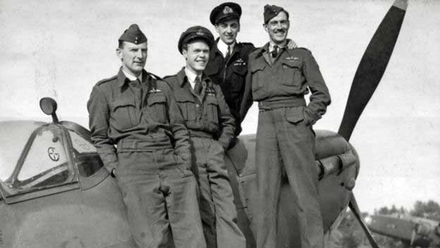 Capt Eric 'Winkle' Brown dies : : FLYER