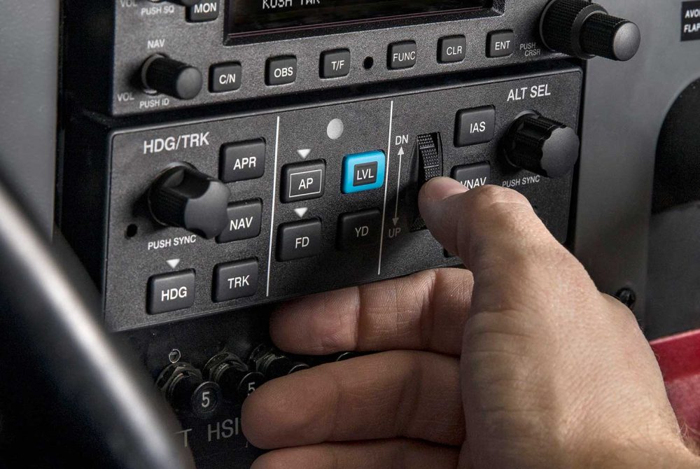 Garmin GFC 500 Digital Autopilot : FLYER